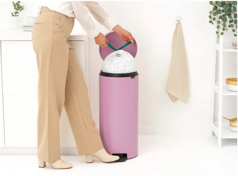 Růžový nášlapný ocelový odpadkový koš 30 l NewIcon – Brabantia