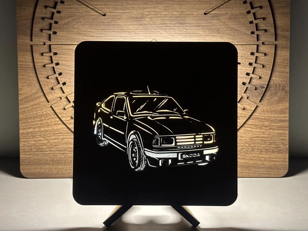 Li-Go "Škoda rapid" lampa 19x19cm provedení povrchu: ořech