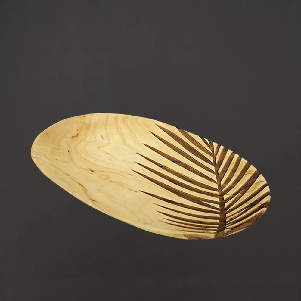 AMADEA Dřevěný servírovací podnos list, masivní dřevo, 22 cm