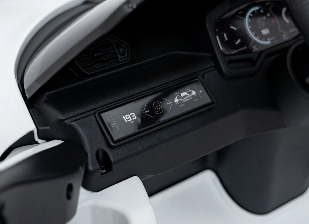 Ramiz Auto Lamborghini Revuelto bílé