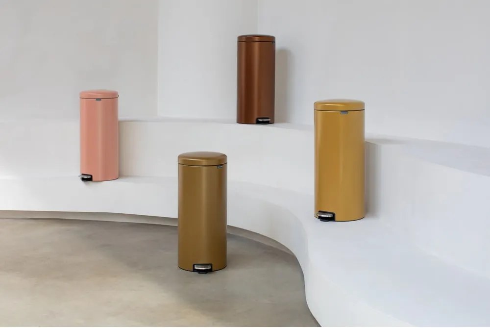 Nášlapný ocelový odpadkový koš v bronzové barvě 30 l NewIcon – Brabantia