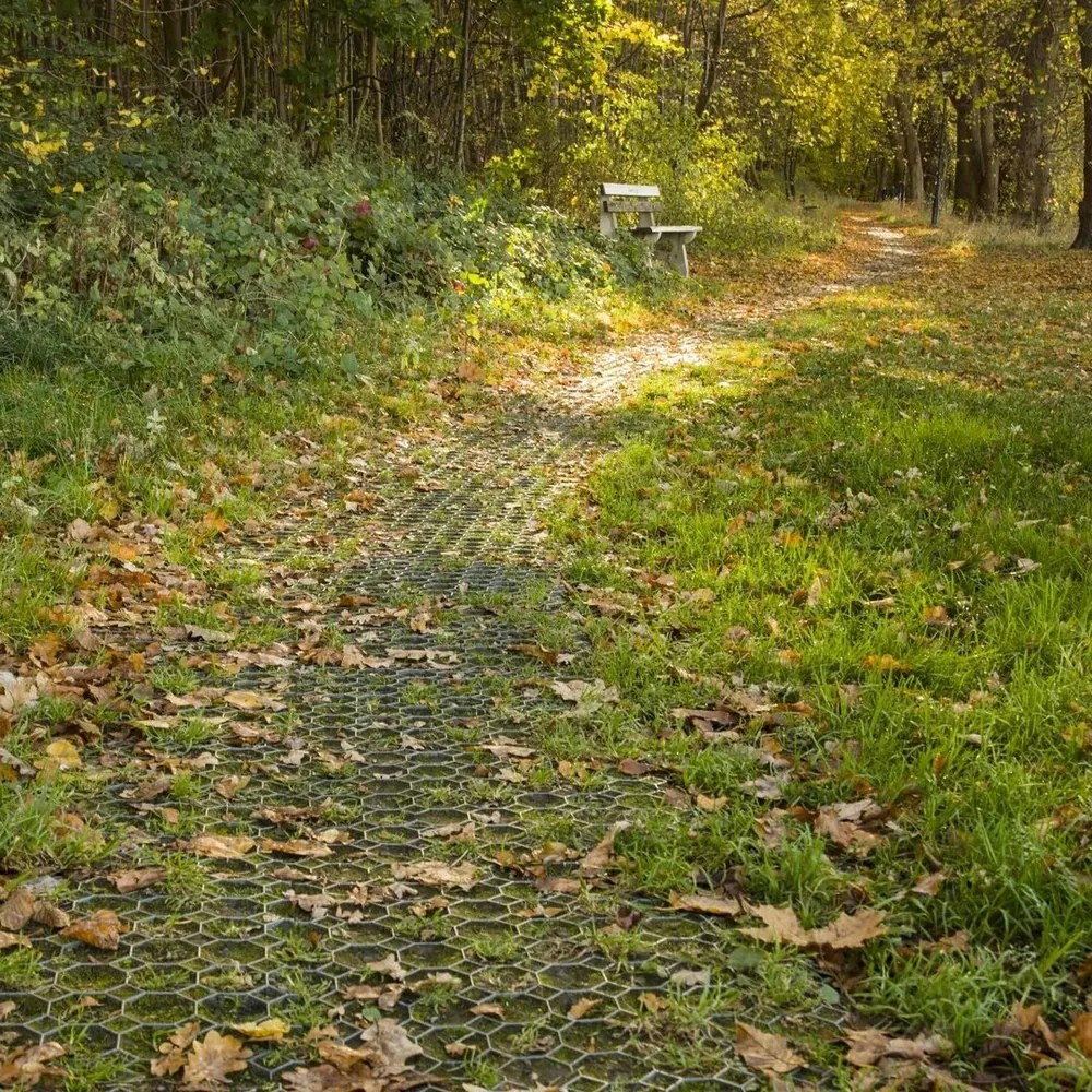 Plastová zatravňov. dlažba Stella 50 x 50 x 4 cm, zelená