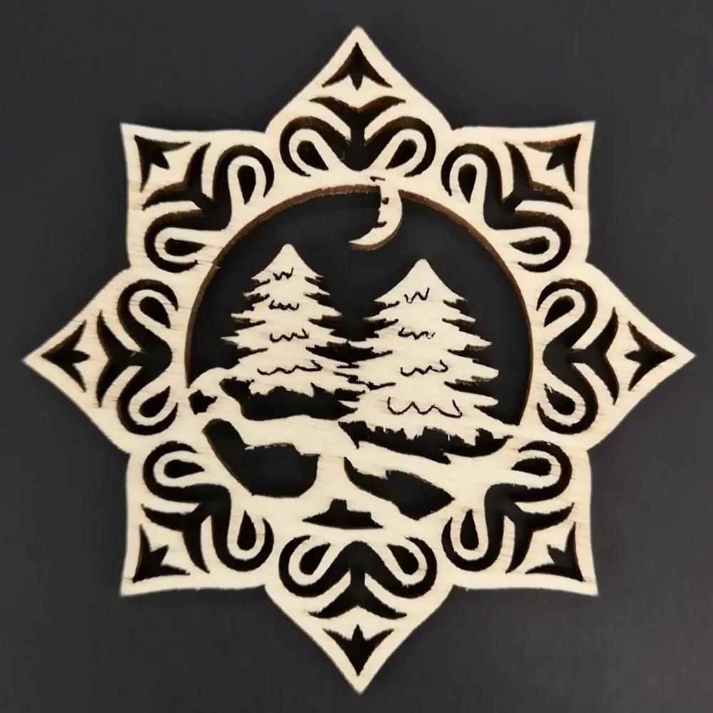 AMADEA Dřevěná ozdoba hvězda se stromy 9 cm