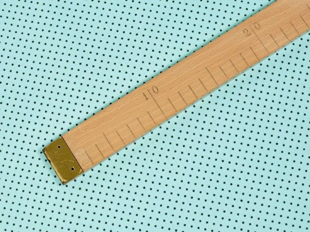 Biante Bavlněný povlak na polštář s lemem Sandra SA-053 Šedé puntíky na mintovém 35 x 45 cm