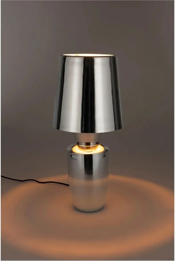 Kovová stolní lampa ve stříbrné barvě s kovovým stínidlem (výška 42 cm) Classy – Zuiver