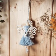 Macramé andílek ve světle modré