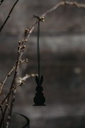 Velikonoční závěsná dekorace zajíček Hugo Black Storefactory Scandinavia