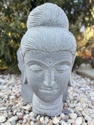 Hlava Buddha z říčního kamene – ručně tesaná 50 cm