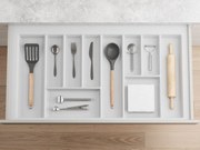 In-Design Příborník Stripes 490 mm bílý - různé šířky Šířka příborníku (mm): 790 - 850
