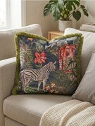 Sinsay - Decorative pillowcase with fringes in tropical pattern - zelená