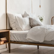 Bílé napínací prostěradlo s příměsí lnu 200x200 cm – Linen Tales