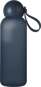 Tmavě modrá cestovní lahev z recyklovaného plastu 650 ml Tom – Sagaform