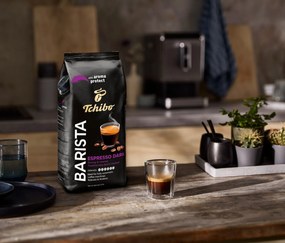 Tchibo - Barista Espresso Dark – 1 kg zrnkové kávy - Intenzita: 6/6