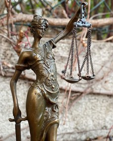 Bronzová socha - Spravedlnosti Justice malá