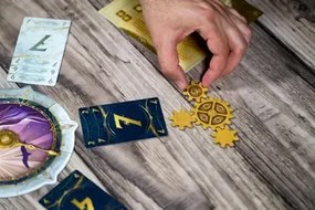 Asmodee Síla času / Počet hráčů: 2-4 / Délka hry: 30 minut / od 10 let