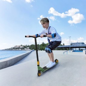 Costway Kaskadérský skútr s 360° řízením a PU koly a hliníkovou palubou – zelený