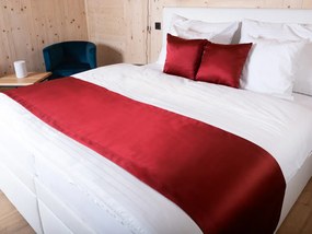 Biante Saténový přehoz/běhoun na postel Satén LUX-037 Červený 50x240 cm