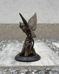 Bronzová socha - Sova s roztaženými křídly