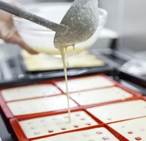 Silikonové pečicí formy na vafle 2 ks Lekue | červené