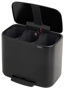 Matně černý nášlapný ocelový odpadkový koš na tříděný odpad 3x11 l Bo – Brabantia