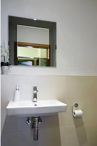 Amirro Fazetované zrcadlo na zeď do pokoje ložnice dekorativní TOMÁŠ 60 x 60 cm s šedým zrcadlovým podkladem 701-039