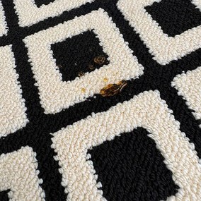 TZ Černobílý obdélníkový koberec Strado Polo Chessboard s kosočtvercovým vzorem Rozměr: 160x230 cm
