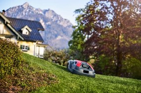 Cramer AiConic 8 RTK | Bezdrátová robotická sekačka, plochy do 8000 m2, max. svah 45 %, RTK, WiFi
