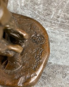 Bronzová socha skupina - Nahá žena a satyr 3