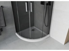 Mexen Rio, čtvrtkruhový sprchový kout s posuvnými dveřmi 80 x 80 cm, 5mm šedé sklo, chromový profil + bílá sprchová vanička, 863-080-080-01-40-4110
