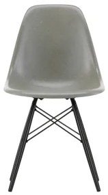 Eames Fiberglass chair DSW černě lakovaný javor raw umber Vitra