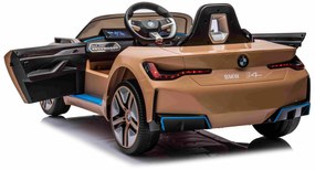 Elektrické autíčko BMW i4 zlaté