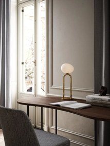 Mosazná stolní lampička NORDLUX Shapes s nepravidelným stínidlem