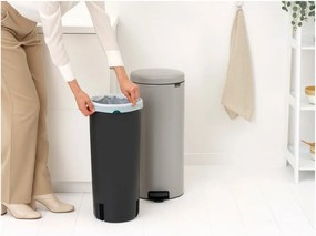 Světle šedý nášlapný ocelový odpadkový koš 30 l NewIcon – Brabantia