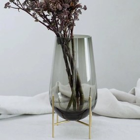 Audo Copenhagen Váza Échasse Smoke/Brushed Brass 28 cm, šedá barva, měděná barva, sklo, kov