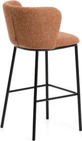 Čalouněná barová židle v terakotové barvě (výška sedáku 75 cm) Ciselia – Kave Home