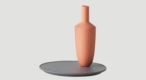 Hliněná váza s ocelovým podnosem - BALANCE / MUUTO