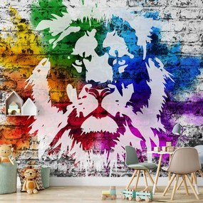 Fototapeta Městská Afrika - motiv barevného lva na bílém pozadí s texturou cihly