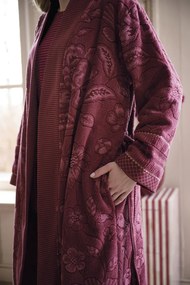 Pip Studio župan Jasmin Jacquard - tmavě růžový (Luxus a pohodlí ve stylovém županu s rafinovaným žakárovým květinovým vzorem)