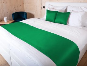 Biante Saténový přehoz/běhoun na postel Satén LUX-028 Irská zelená 50x140 cm