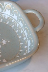 Porcelánová šedá zapékací miska Arés Ramekin s úchyty – 18*18*4,5 cm