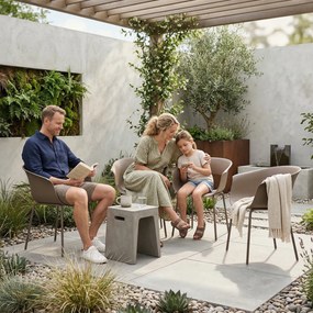 Outsunny Zahradní židle 4dílná sada ergonomické balkonové židle s výřezovým designem, područkou, odolné vůči povětrnostním vlivům, antikorozní, káva