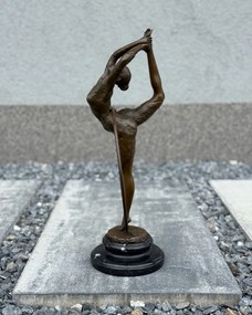 Bronzová socha - Gymnastky s obručí v pohybu