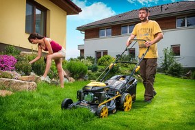 Benzínová sekačka na trávu Riwall PRO RPM 5135 4v1 s pojezdem