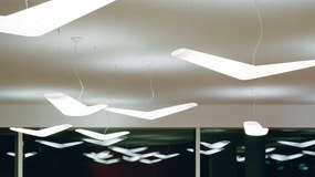 Artemide AK00100 Mouette Symmetric, závěsné designové svítidlo, 55W LED 3000K stmívatelné DALI, 135cm, délka závěsu 190cm