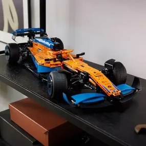 LEGO® Technic 42141 Závodní auto McLaren Formule 1 / Počet dílků: 1432