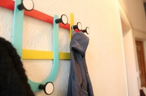 Furnigo Kovový nástěnný věšák 58x20cm barevný