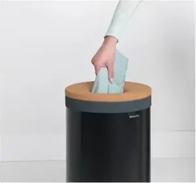 Brabantia Koš na prádlo 35 L korek-černá / 63.5 x 30 x 30 cm