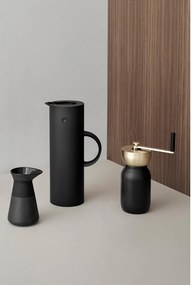Černá kameninová konvička na mléko 400 ml Theo – Stelton