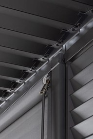BIZZOTTO Černá hliníková pergola s uzavíracími lamelami GARDA 3x4 m 0795807