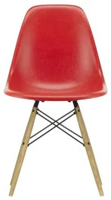 Eames Fiberglass chair DSW medový jasan červená Vitra